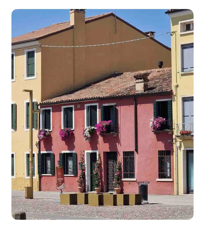 Storico Alloggio Fronte Piazza In Borgo Portello - Padua