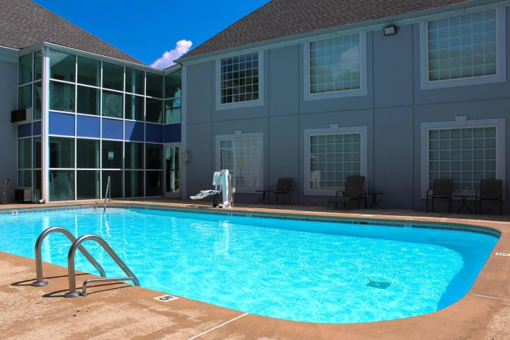 Quality Inn Crossville Near Cumberland Mountain State Park - Fairfield Glade, TN