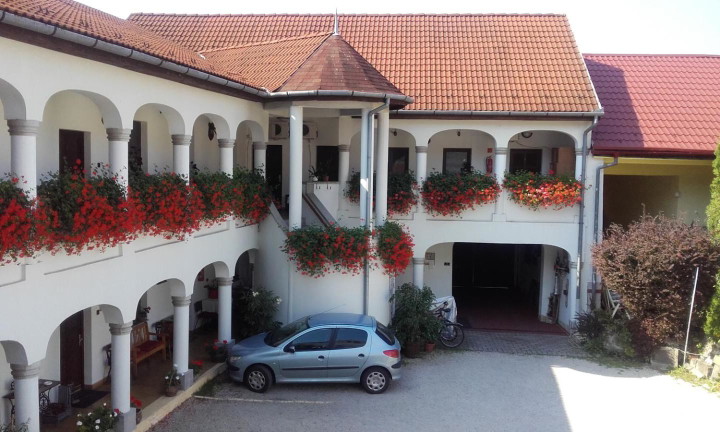 Eden Panzió - Hungary