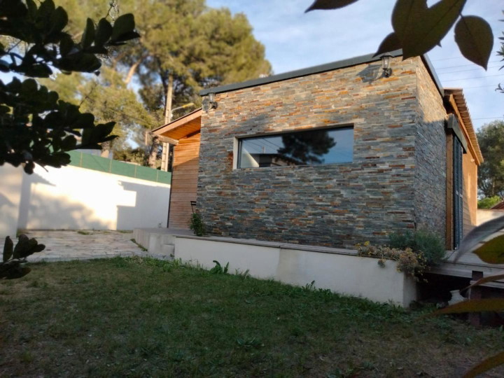 Cabanon Avec Dépendance - Istres