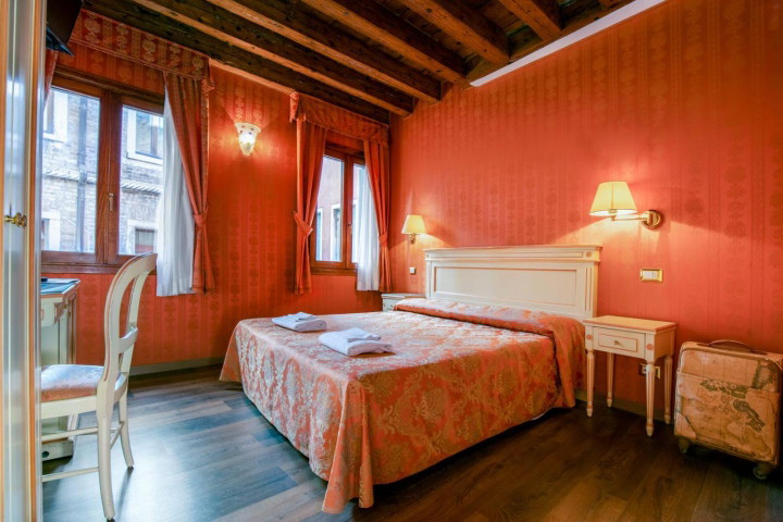 Lanterna Di Marco Polo - Venice