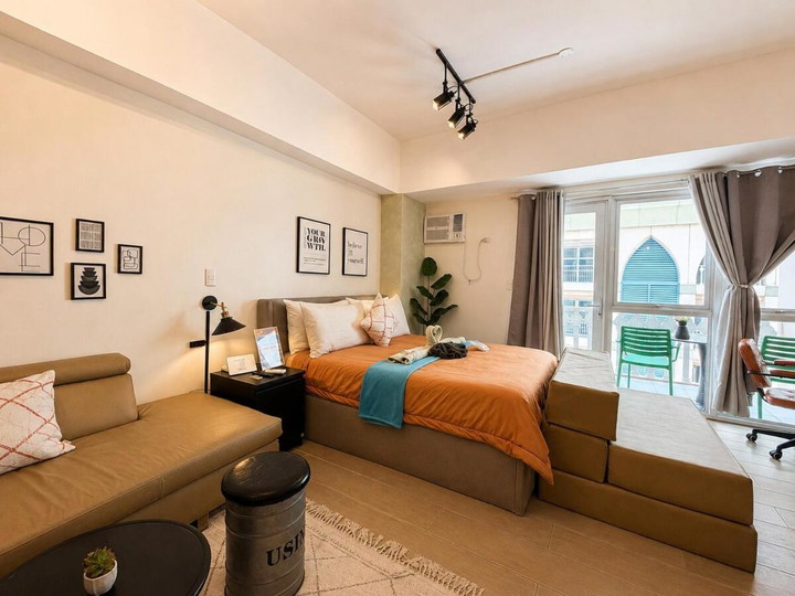 Stylish Cozy Stay Near Venice Grandcanal Balcony - Taguig