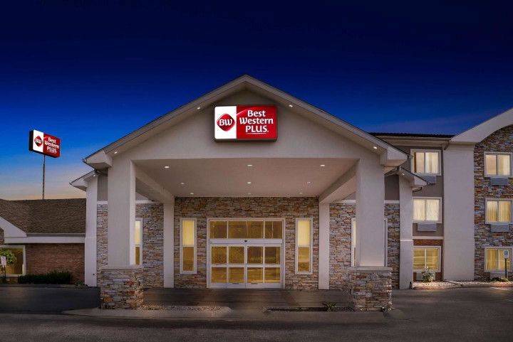 Best Western Plus Flint Airport Inn & Suites - Flint, MI