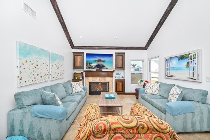 3 Bedroom Luxury Home Steps To Balboa Fun Zone - Balboa Island, CA