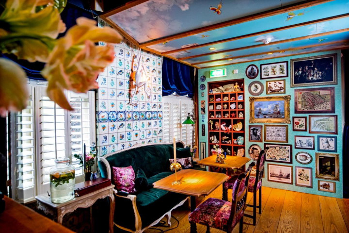 Rosalia's Menagerie Cocktail Bar & Innupstairs - Amstelveen