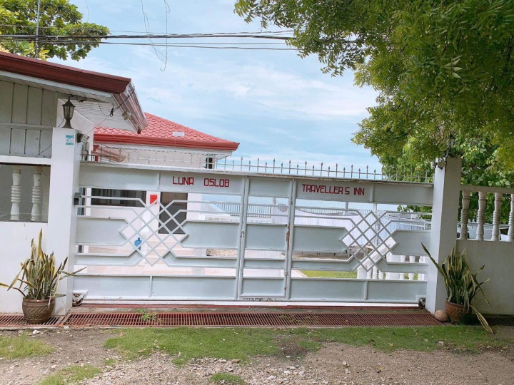 Luna Oslob Travellers Inn - Beach Front - Oslob