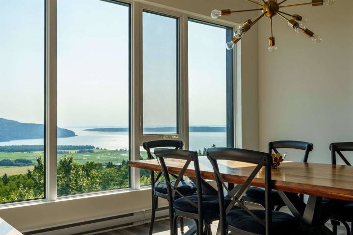Luxury Coffee Bean Condo - Pool & Stunning View - Baie-Saint-Paul, QC