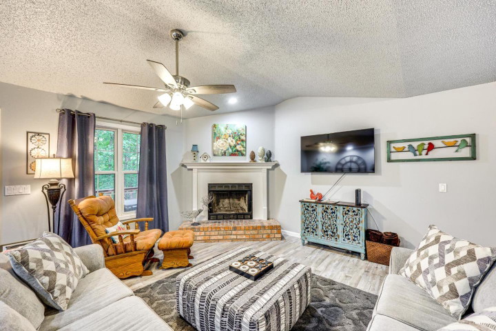 'The Wildwood House' In Hot Springs Village! - Hot Springs Village, AR
