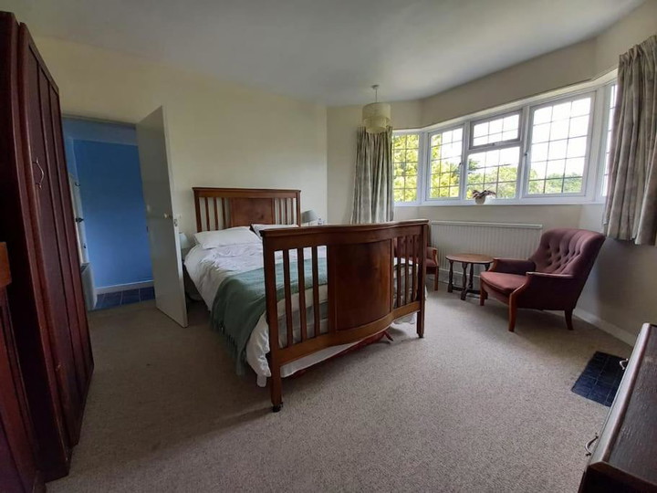 Private 1-bedroom Apartment In Raynes Park - Sutton - London