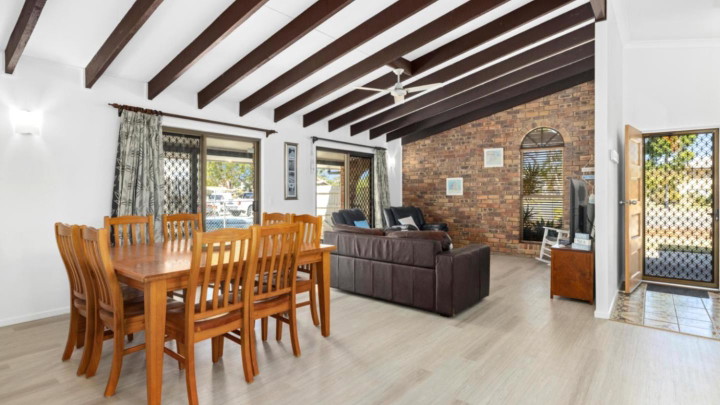 Pet Friendly / Stroll To The Beach - Brisbane