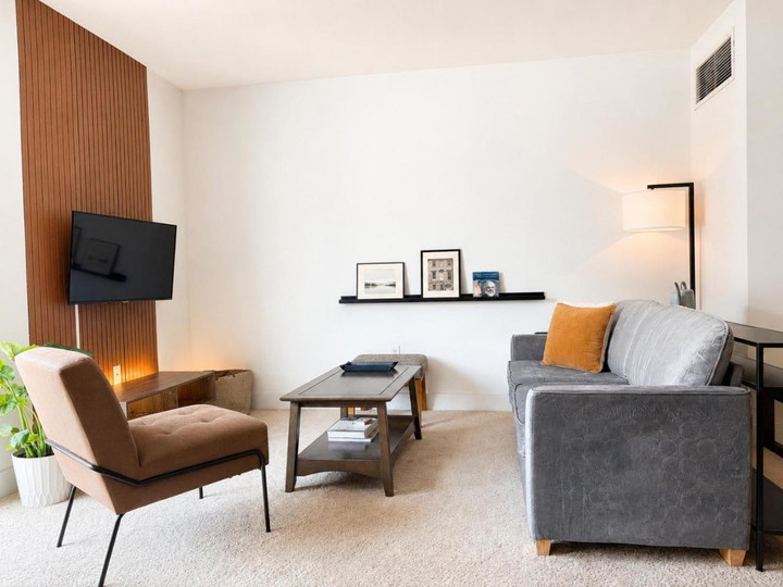 Third Ward Apt Near Summerfest With Gym And Balcony - Sleeps 4 - Wisconsin