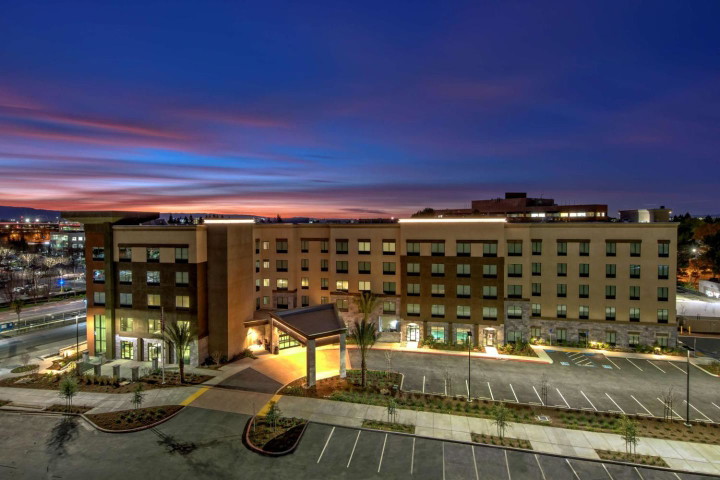 Hampton Inn & Suites San Jose Airport - Milpitas, CA