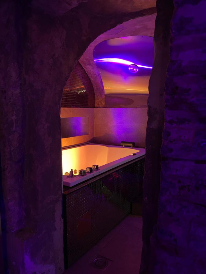 Private Room & Spa Avec Jacuzzi Privatif - Lille