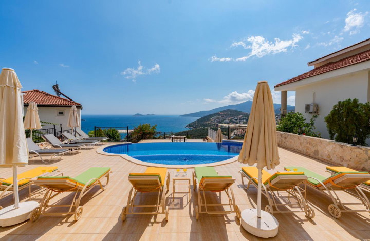 Gizem Aparts - Kalkan
