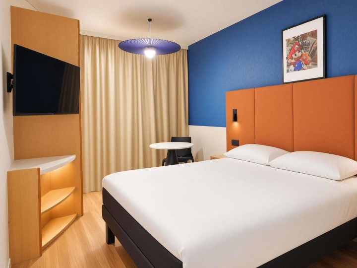 Ibis Lyon Est Bron - Saint-Bonnet-de-Mure