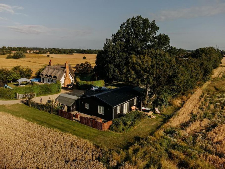 Beautiful Cottage With Heated Outdoor Swimming Pool In Bredfield Near To Woodbridge On The Suffolk Coast - Woodbridge