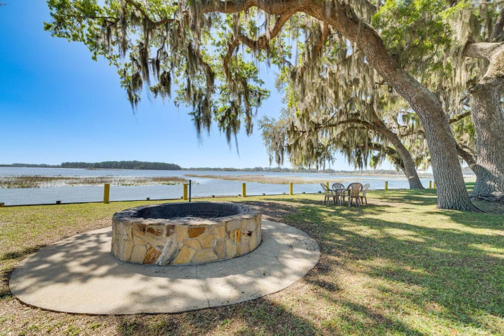 Fish & Float Lakeside! Hernando Cabin - Florida