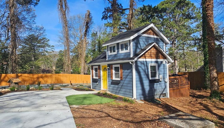 Private Atlanta Tiny House With Mini Golf - Riverdale, GA