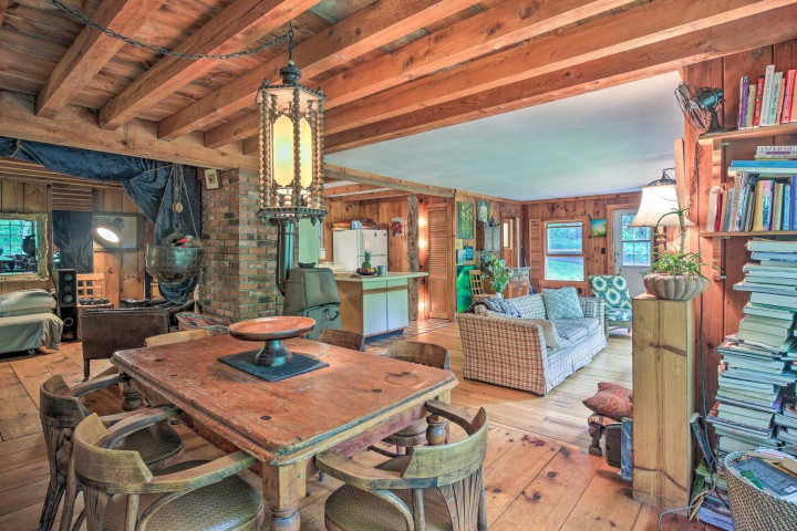 Berkshire Riverfront Ski Cabin: Close To Hiking! - Monterey, MA