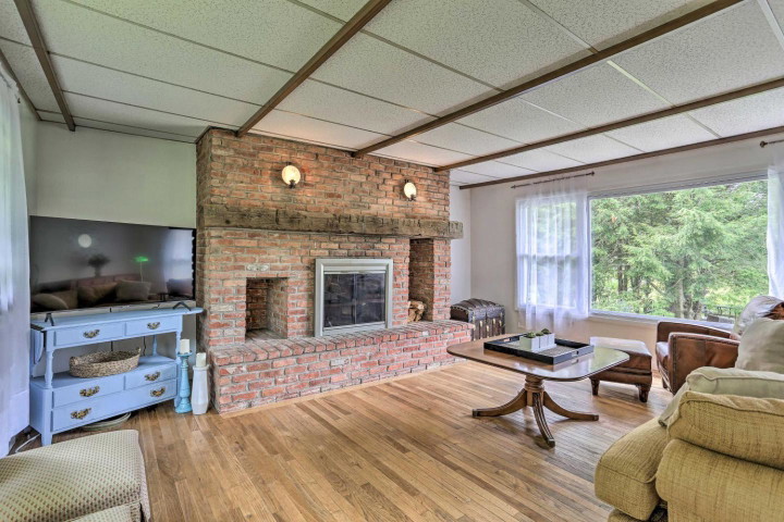 Spacious Sullivan County House W/ Fire Pit - Monticello, NY