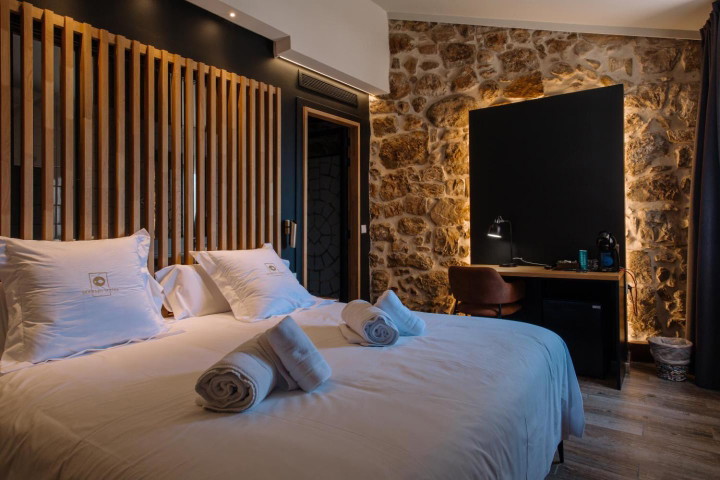 Pou By Seaward Suites - Relleu