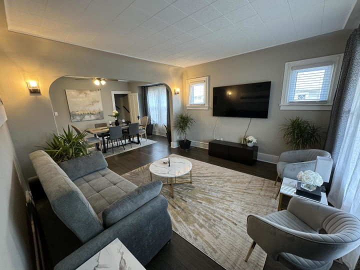 Spacious Retreat Near Convention Centers Home - Elmhurst, IL
