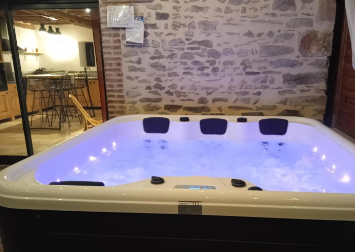 Gîte Avec Jacuzzi Privatif - Haras Le Val Du Conte - Orne
