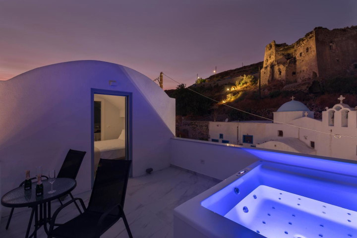 Blackstone Luxury Suites - Santorini