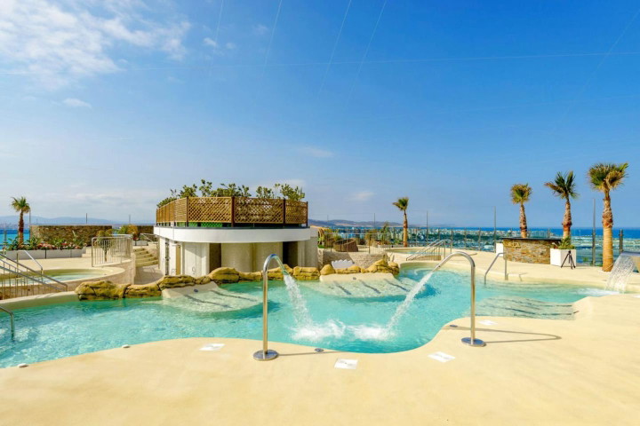 Seaside Serenity Oasis - High Floor - Stunning Views - Gibraltar