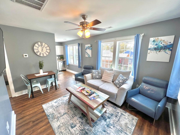 Stylish Cozy Tree House Pet Friendly!!! - Wilmington, NC