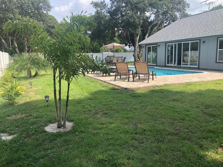 Beautiful Pool Home Minutes From Anna Maria Island - Bradenton, FL