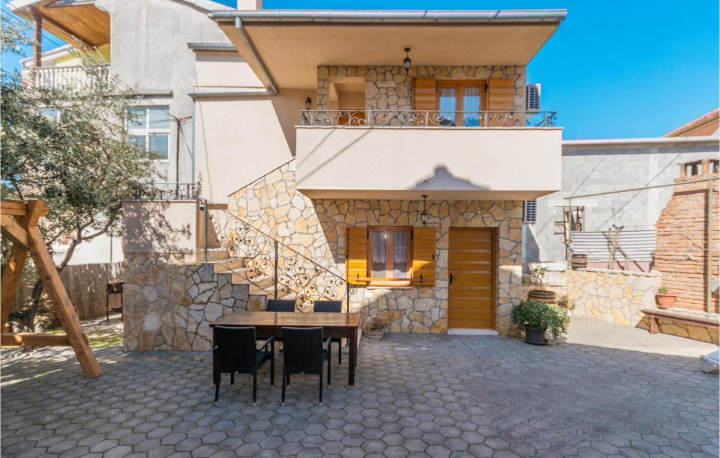 Haustierfreundliches 1-zimmer-haus In Bibinje - Bibinje