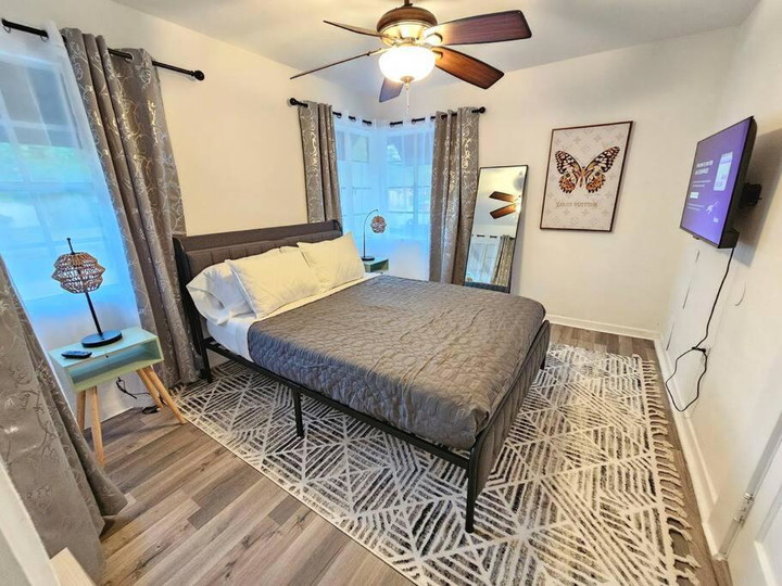Foodie Lovers Walkable Mills50 - Sleeps 10 - Near Downtown & Airport - Orlando, FL