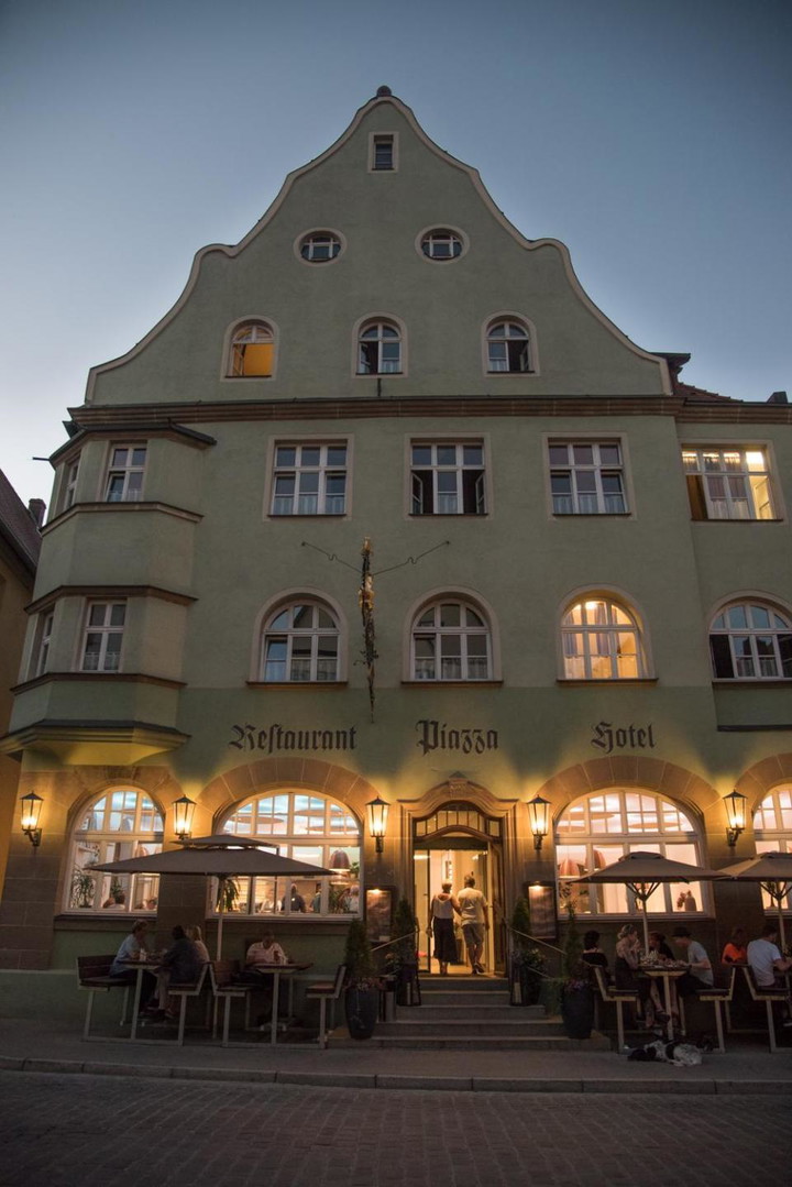 Altstadthotel Piazza - 丁克爾斯比爾