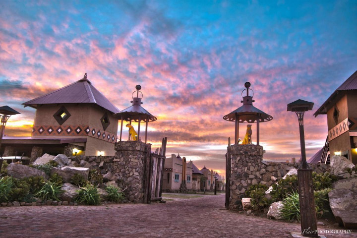 Emoya Basotho Lodge - Bloemfontein