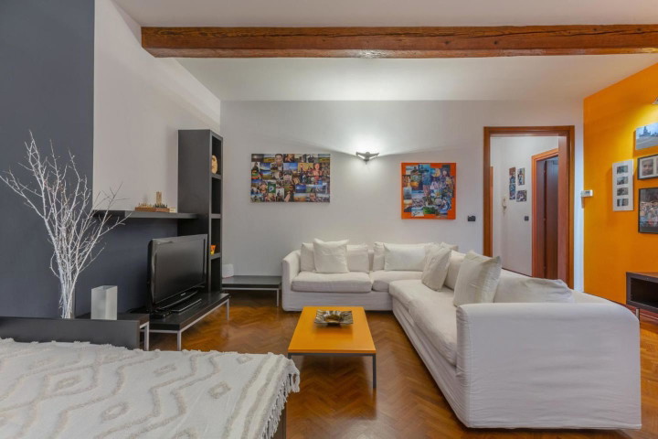 Guesthost - Central Ferrara Apartment - Ferrara