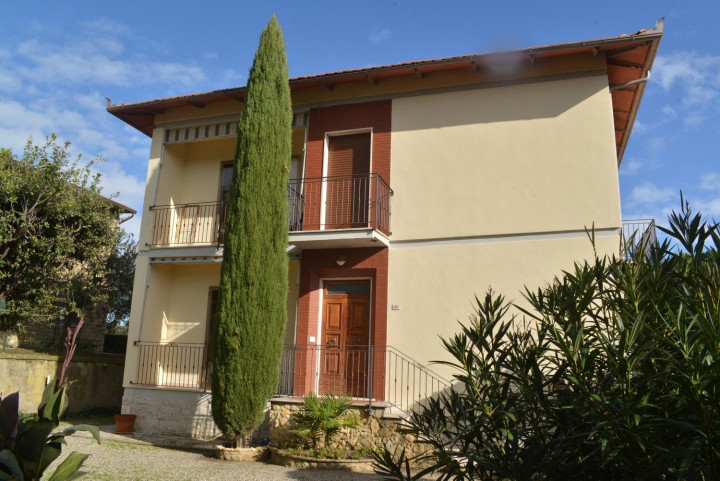 Villa Fè -Choose Panoramic View, Jacuzzi, Private Parking - Montepulciano