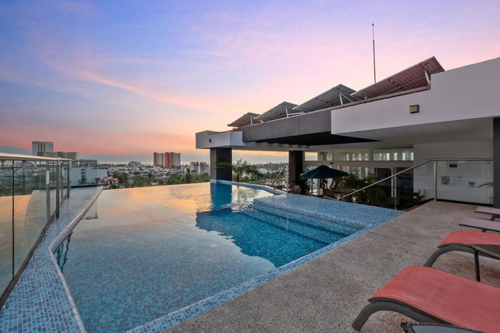 Niza 266 In Versalles - Puerto Vallarta