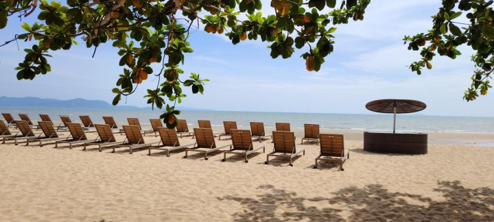 Pattaya Private Beach - Grand Florida Beachfront Condo Resort - Jomtien