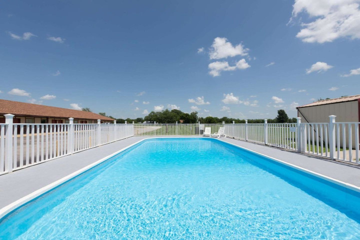 Americas Best Value Inn Chanute - Kansas (State)