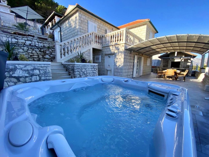 Villa Fjera - Sea View, Hot Tubs, Terrace, Bbq - Omiš