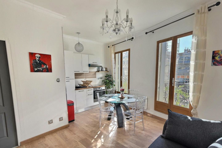 Appartement De Charme Avec Balcon Au Pied Des Commerces - Sauvian