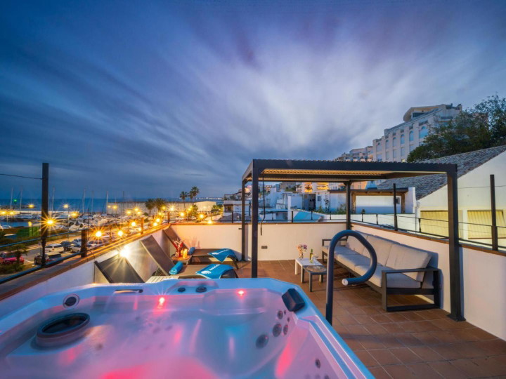 Central Marbella Port Townhouse W/ Jacuzzi - Marbella