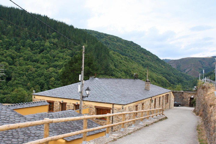 Apartamentos Rurales Veredas En Santa Eulalia De Oscos - Asturias