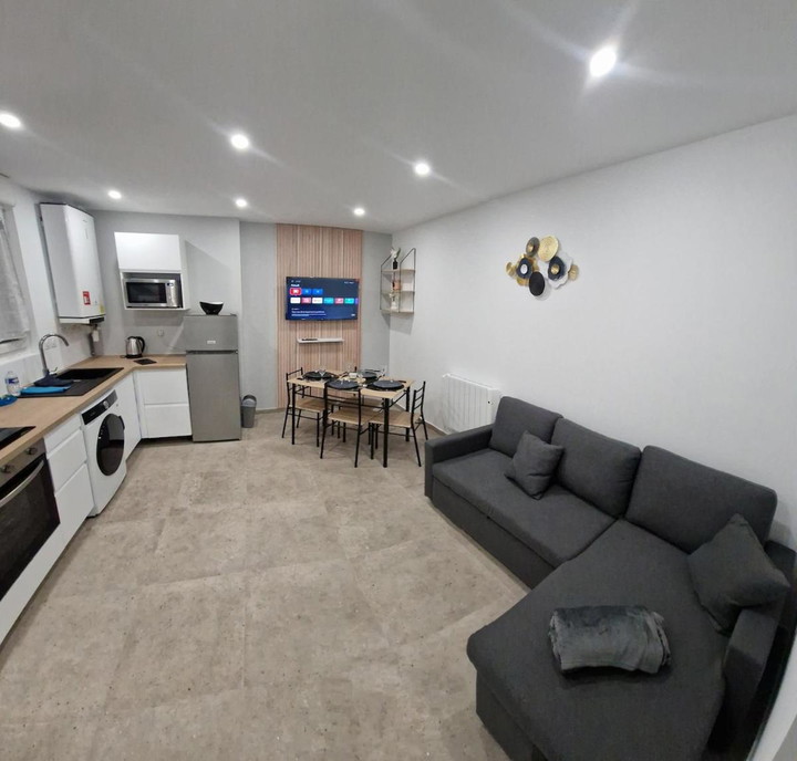 Beautiful 38 M2 Independent 2-room Apartment - Saint-Étienne
