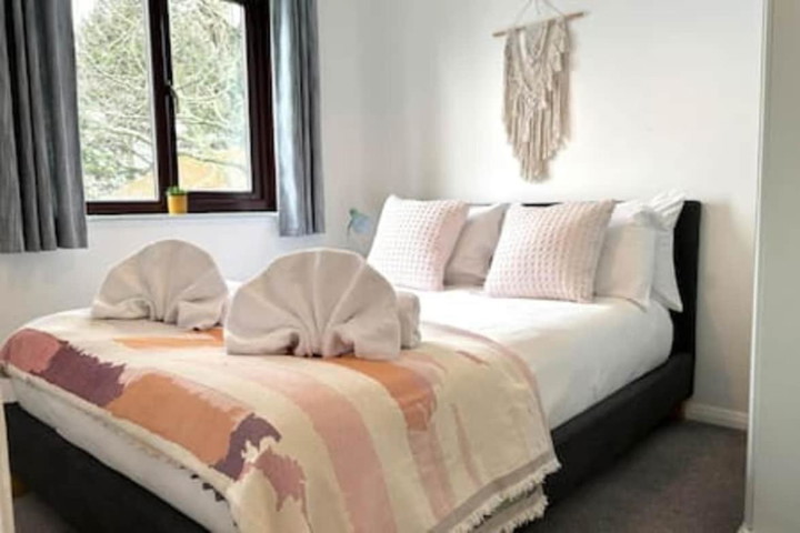 Kenegie View, Bright & Vibrant 2-bedroom With Shared Facilities On Site! - Penzance