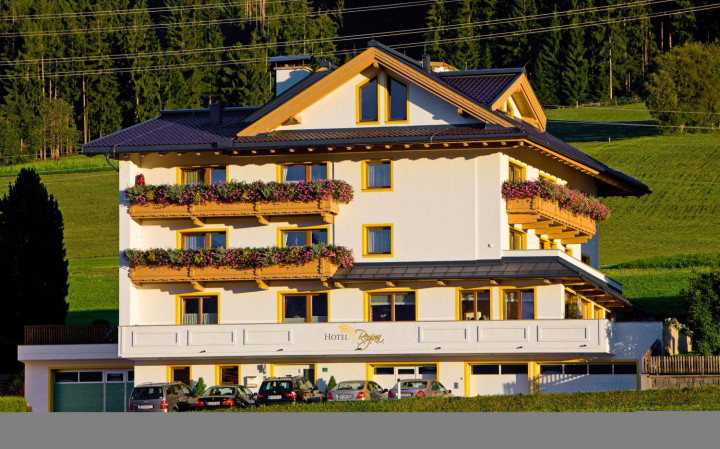Hotel Garni Regina - Tyrol