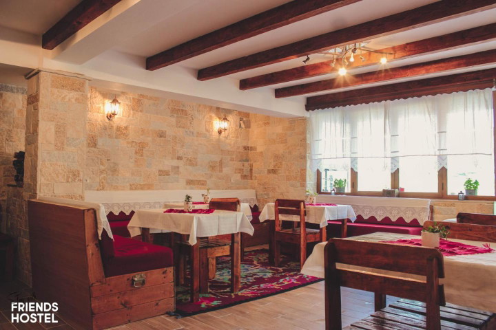 Friends' Guesthouse & Hostel - Gjirokaster