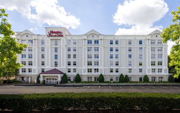 Hampton Inn & Suites Raleigh Cary Lenovo Center - Cary, NC