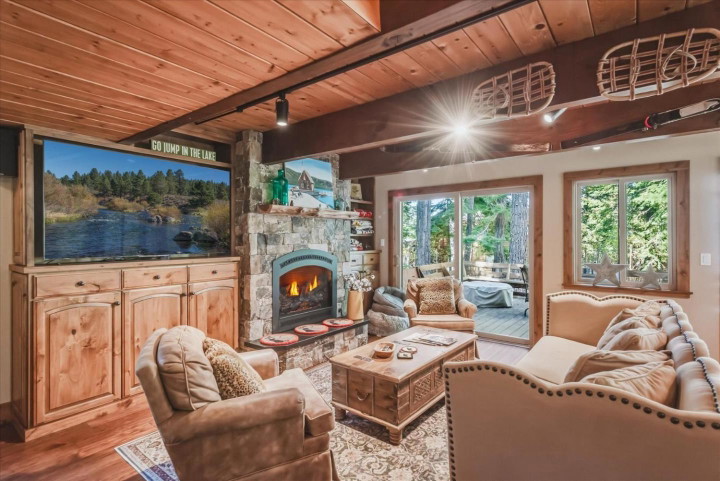 Tahoma Family Cabin Home - Tahoe City, CA